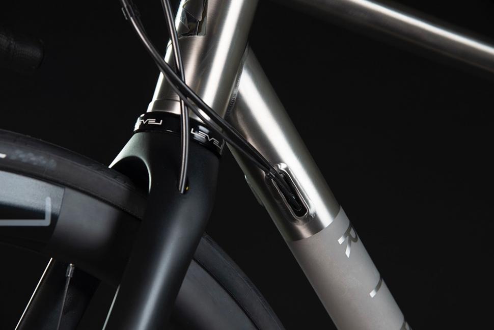 RibbleがEndurance Ti Discロードバイクをリリース チタンフレームだが低価格 | ロードバイクはやめられない