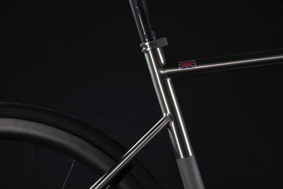 RibbleがEndurance Ti Discロードバイクをリリース チタンフレームだが低価格 | ロードバイクはやめられない