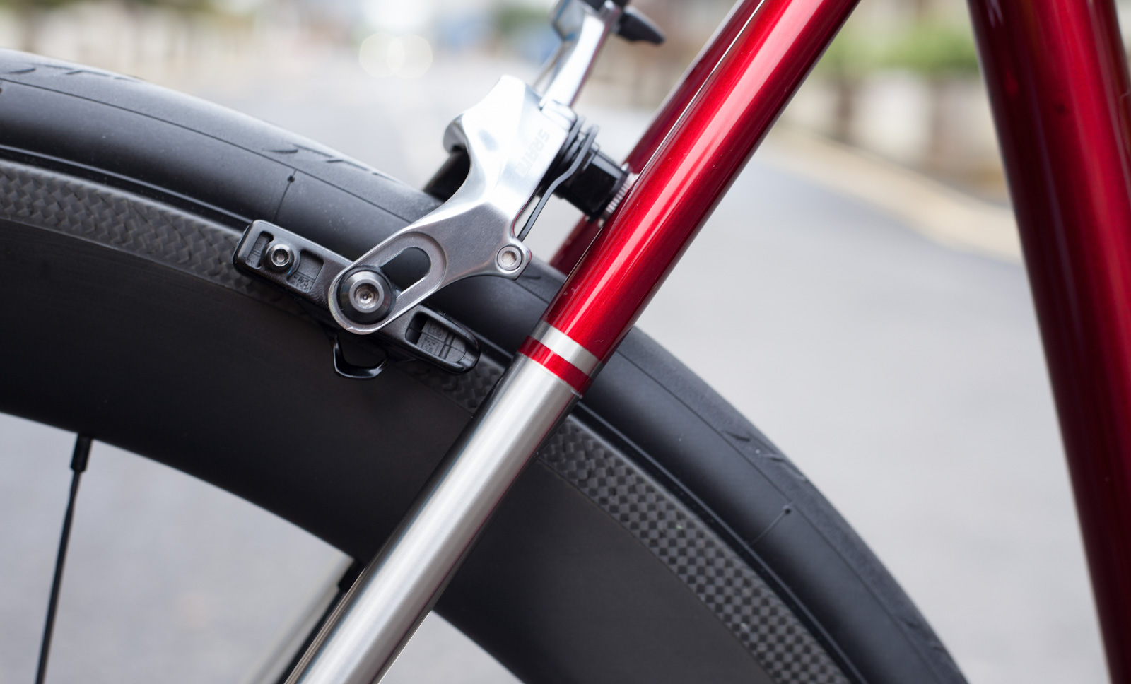 Saffron Frameworksのステンレススチール製の永遠のバイク | ロードバイクはやめられない