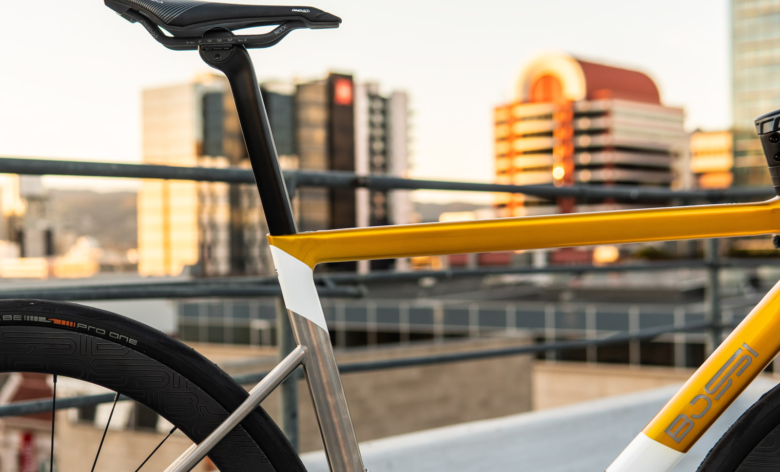 Bossi Strada SSはカーボンバイクのような形状のチタンバイク | ロードバイクはやめられない