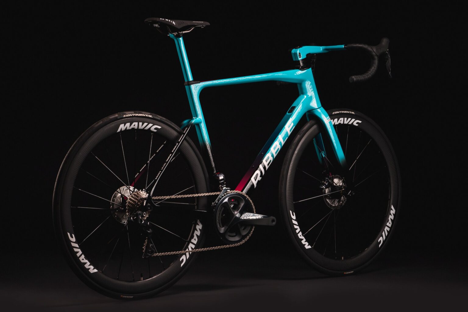RibbleCyclesはDrops-LeColと提携し、チームカラーのRibble Endurance SLRディスクを公開 | ロード ...