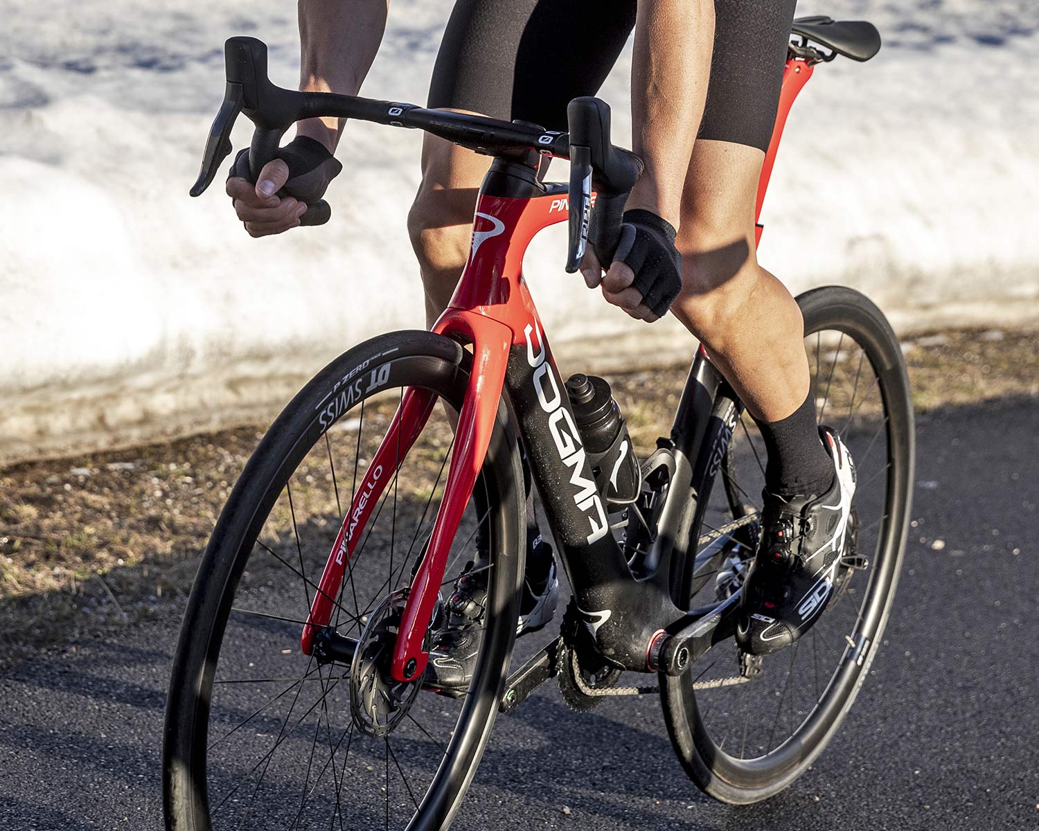 ピナレロからツール・ド・フランスに向けてDOGMA F登場 リムブレーキバージョンあり | ロードバイクはやめられない