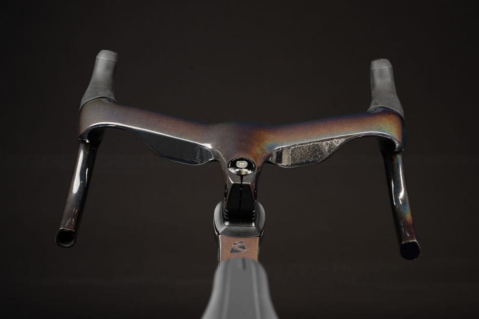 Ribble Cyclesからハンドル幅33cmの超エアロなロードバイクRibble Ultra SL R登場 | ロードバイクはやめられない