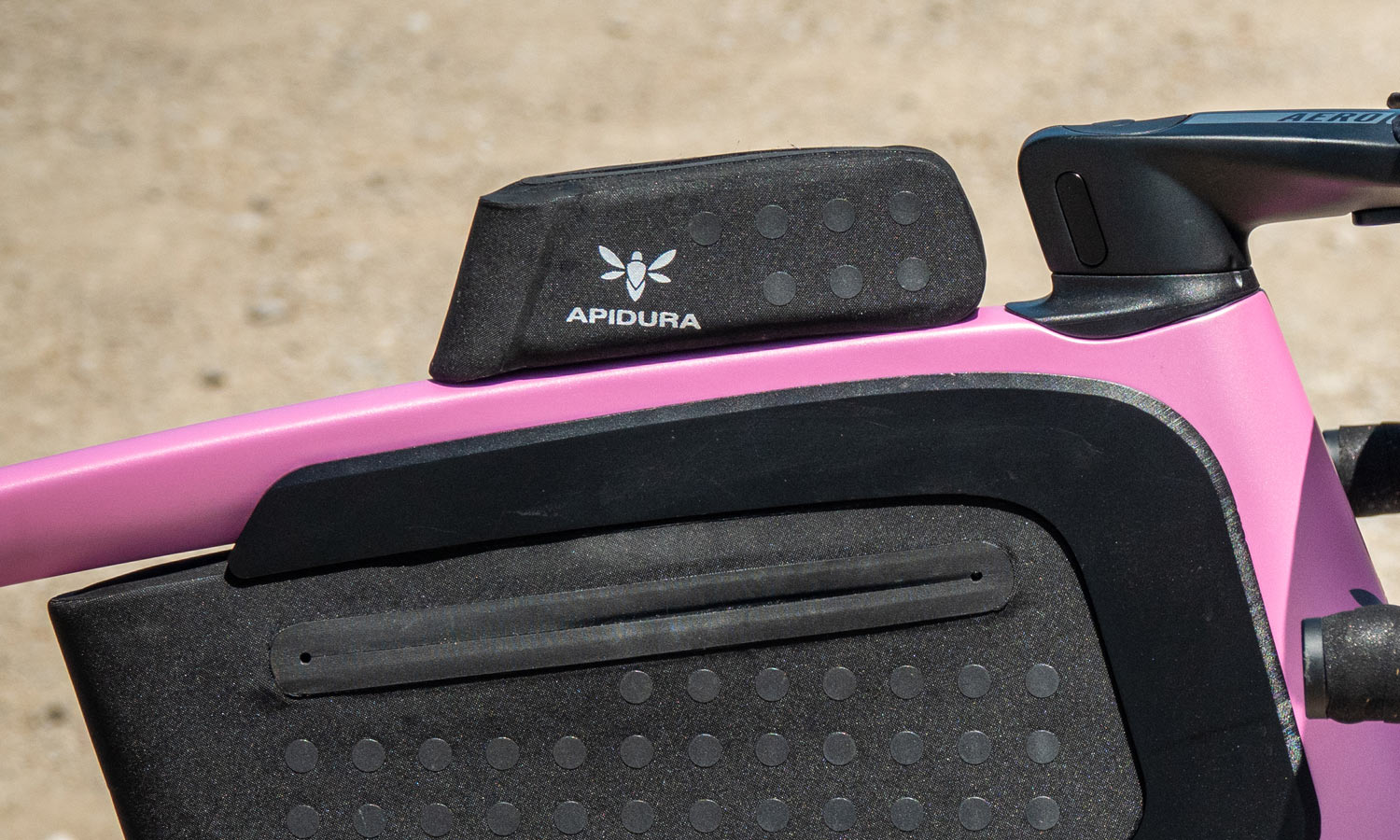 Apidura Aero Pack Systemは、世界最速のグラベルパッキングバイクを開発? | ロードバイクはやめられない