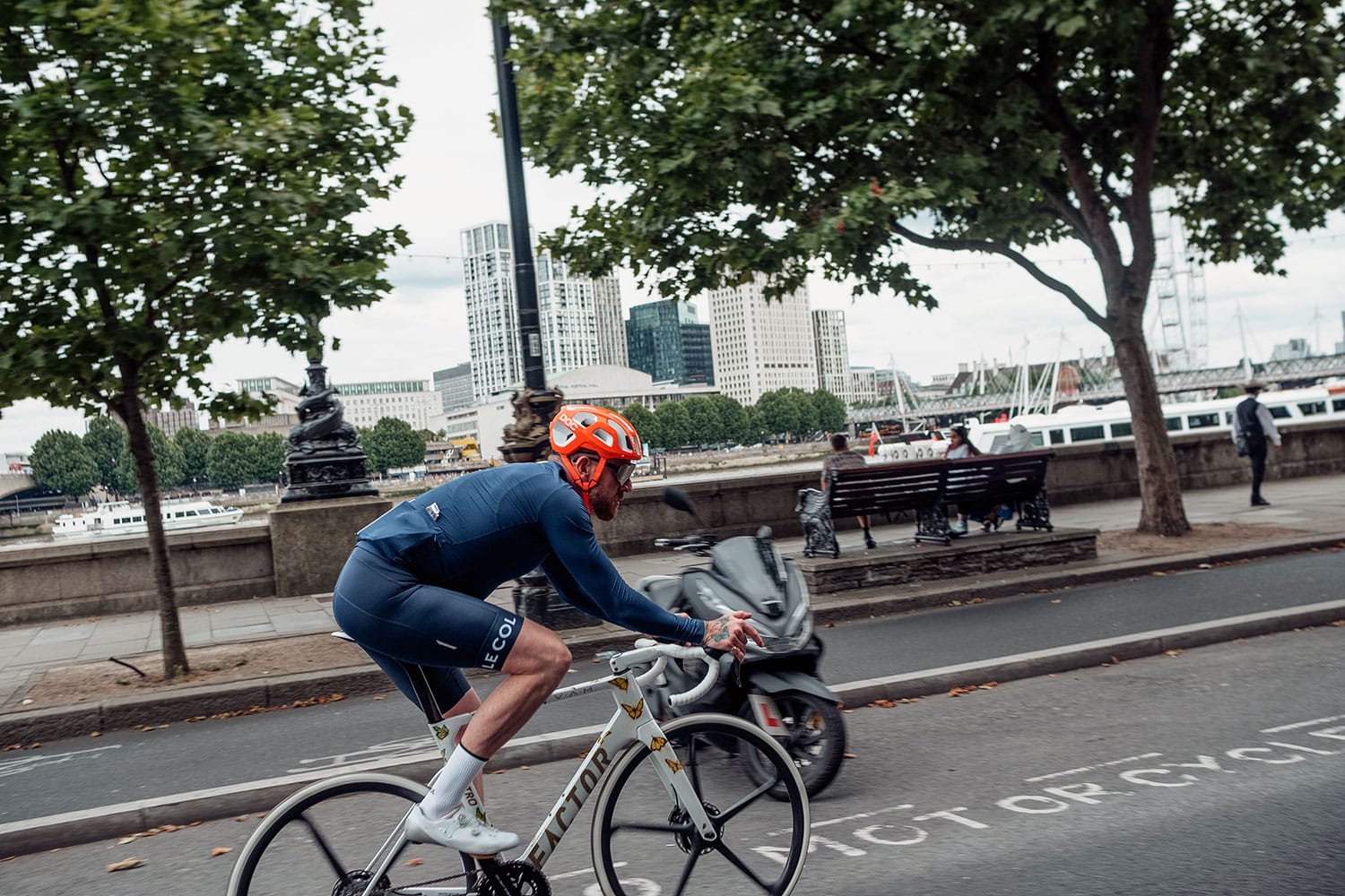 ブラットリー・ウイギンズの2012ツール制覇とオリンピック金メダル10周年を記念したFactor Ostro VAMのバタフライバイク ...