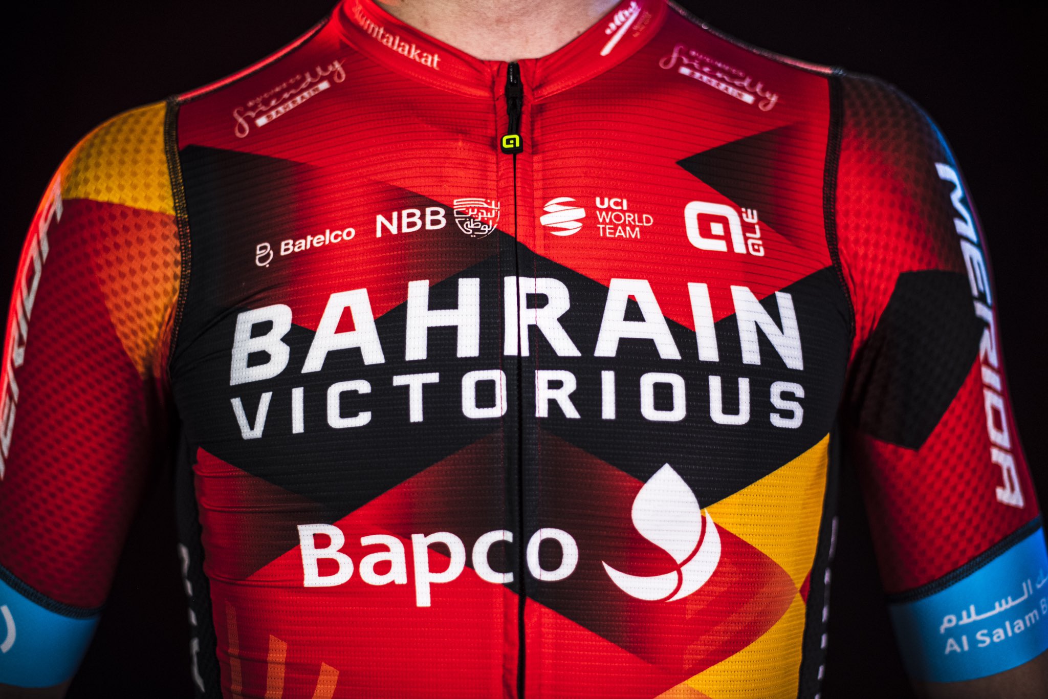 Bahrain Victoriousが2023年のチームジャージのデザインを公開 どこが違う? | ロードバイクはやめられない