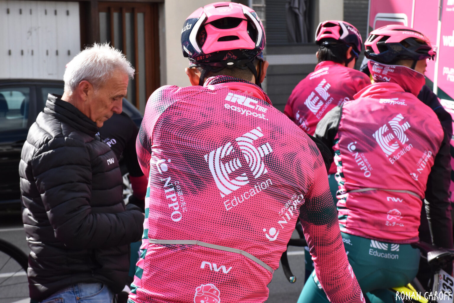 EF Education-EasyPostが2023年ユニフォームを公開 Raphaと共にピンクを維持 | ロードバイクはやめられない