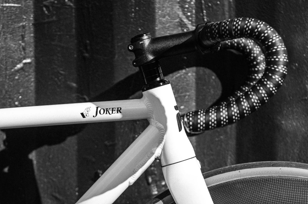 Prioritybicyclesから、フロント70TでベルトドライブでブレーキなしのPRIORITY JOKER限定版 | ロードバイクはやめられない