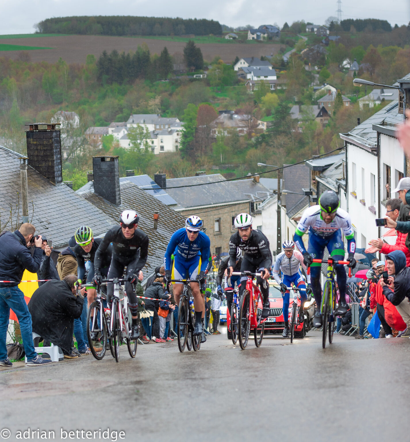 タデイ・ポガチャルはニヤニヤ笑ってレコム・エヴェネプールとのリエージュ〜バストーニュ〜リエージュでの対決を心待ちに | ロードバイクはやめられない