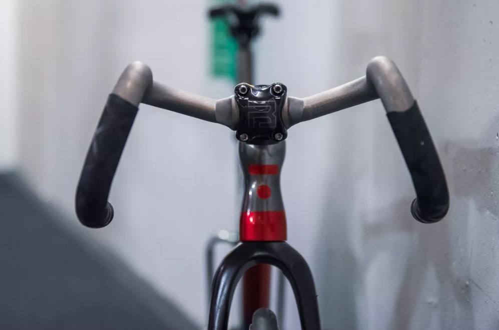 2023 世界選手権で見られる最もワイルドなTOOT engineeringトラックバイク | ロードバイクはやめられない