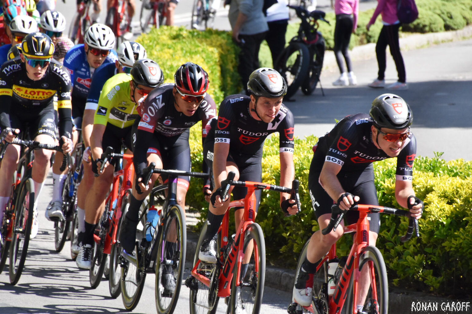 Tudor Pro Cycling Teamが2024年シーズンに乗るBMC Teammachine Rを動画で公開 | ロードバイクはやめられない