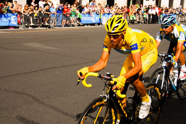 アルベルト・コンタドールのAURUMから豪華なThe AURUM x Lightweight Collaboration | ロードバイクは ...